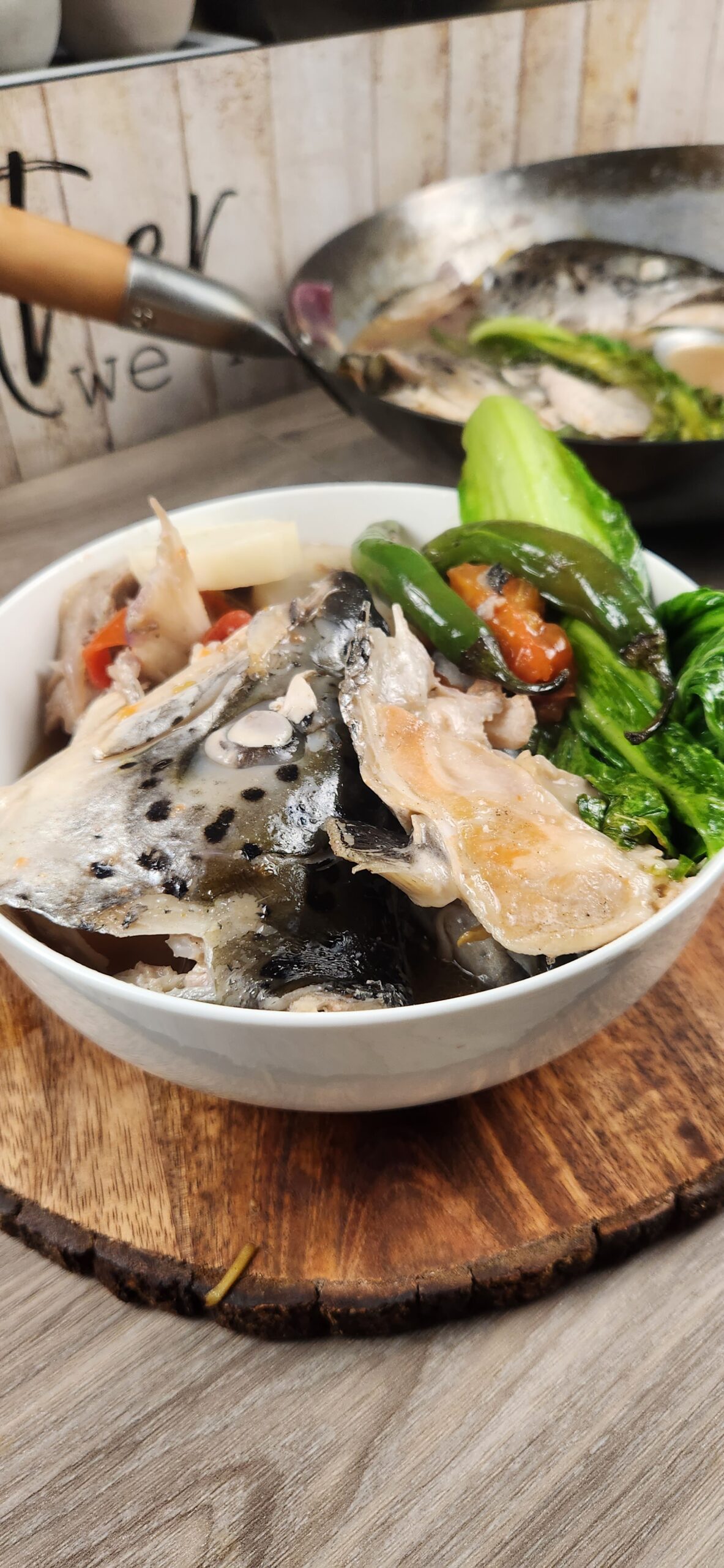 Sinigang na Ulo ng Salmon (Salmon Head in Sour Tamarind Broth) - Mommy ...